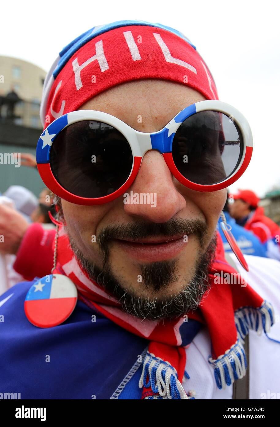 Chile fans arrive international friendly emirates stadium hi-res stock ...