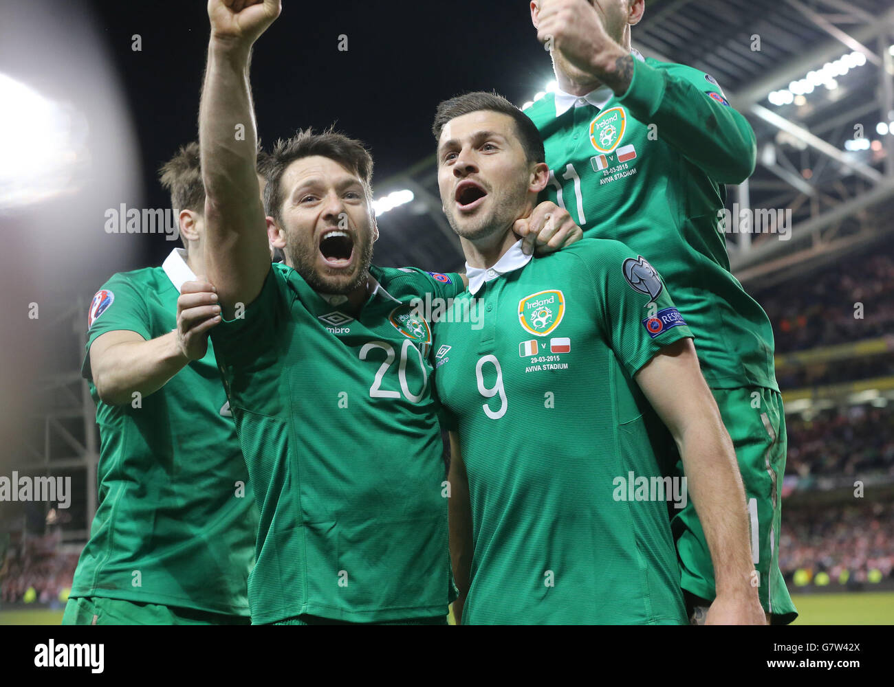 Republic of Ireland's Shane Long (right) celebrates scoring his sides ...