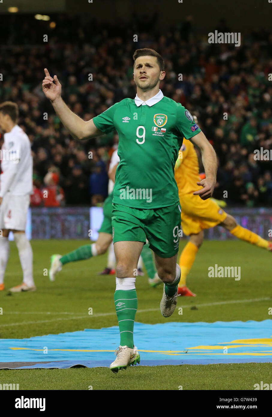 Long at the sides hi-res stock photography and images - Alamy