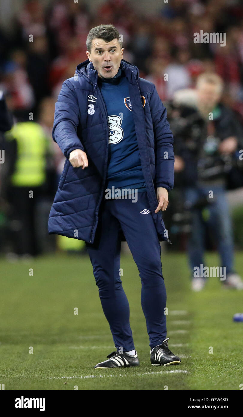 Republic of ireland assistant manager roy keane hi-res stock ...