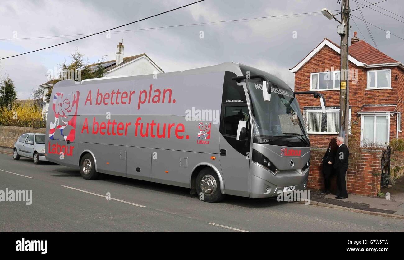 The labour campaign bus in norton hi-res stock photography and images ...