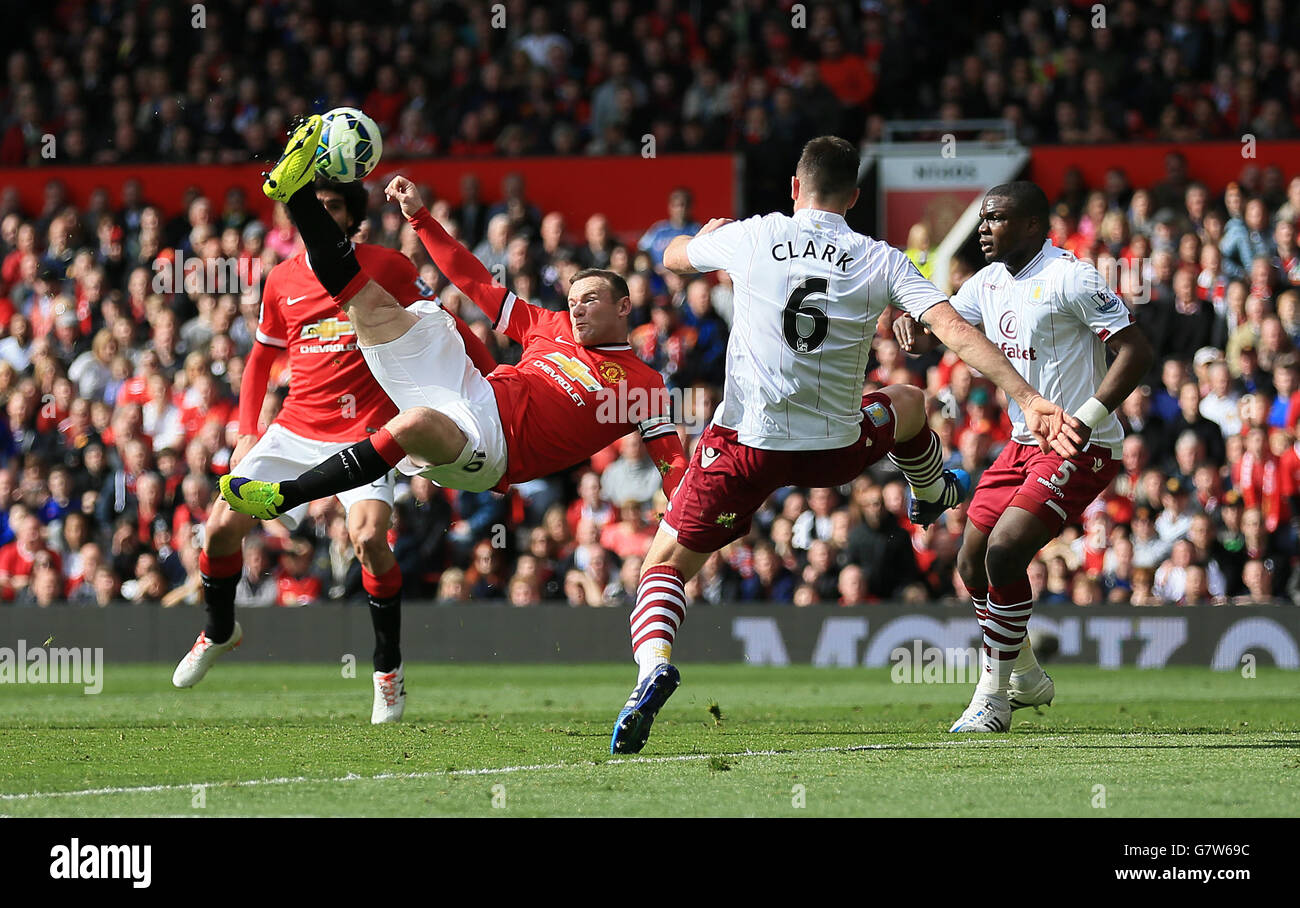 Tries an overhead kick hi-res stock photography and images - Alamy