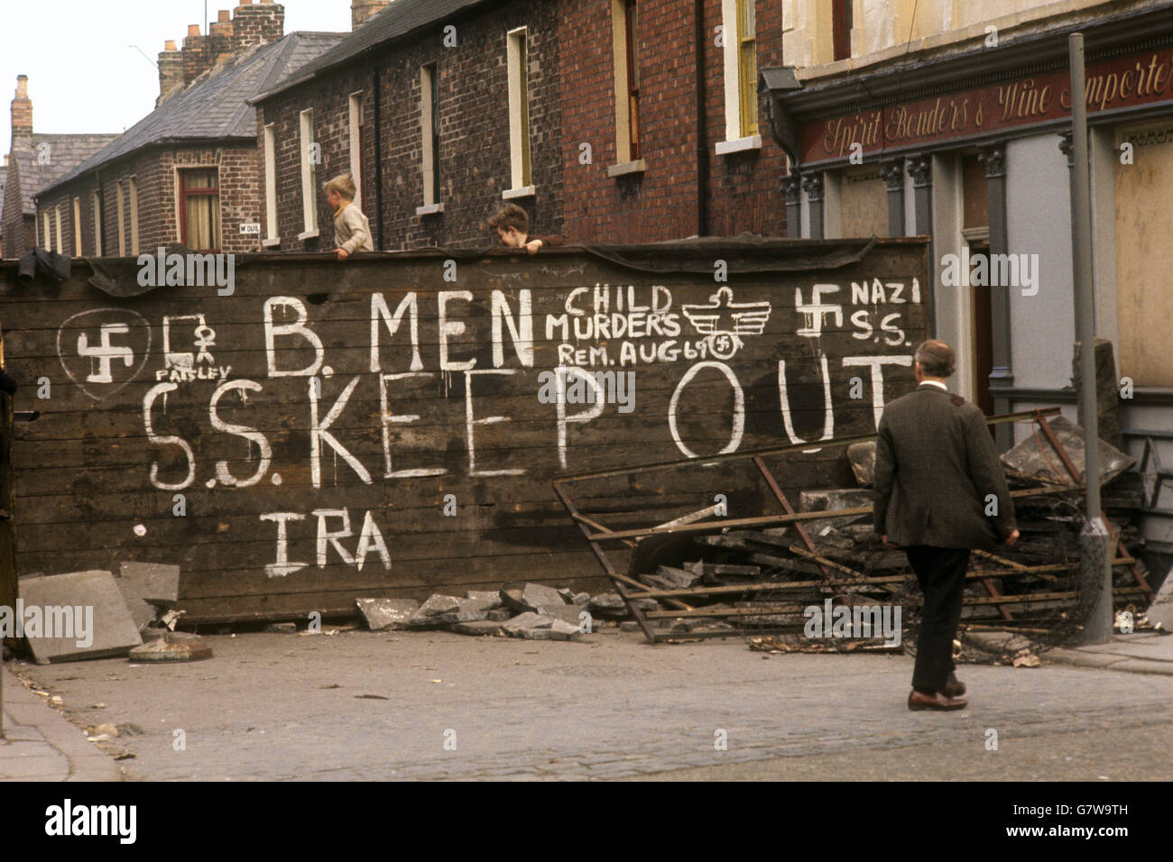 Northern Ireland - The Troubles - Falls Road - Belfast Stock Photo - Alamy