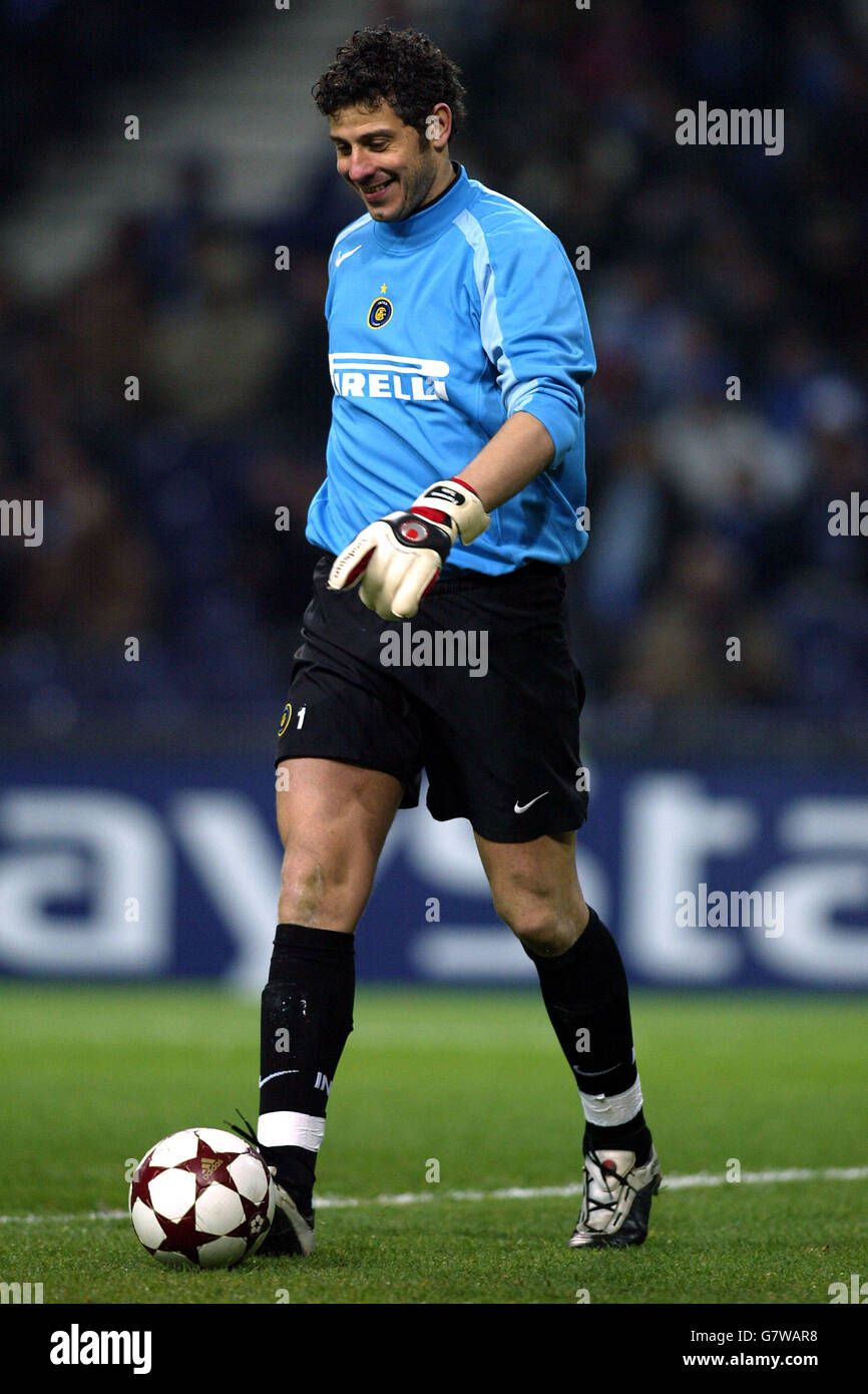 Francesco toldo inter hi-res stock photography and images - Alamy