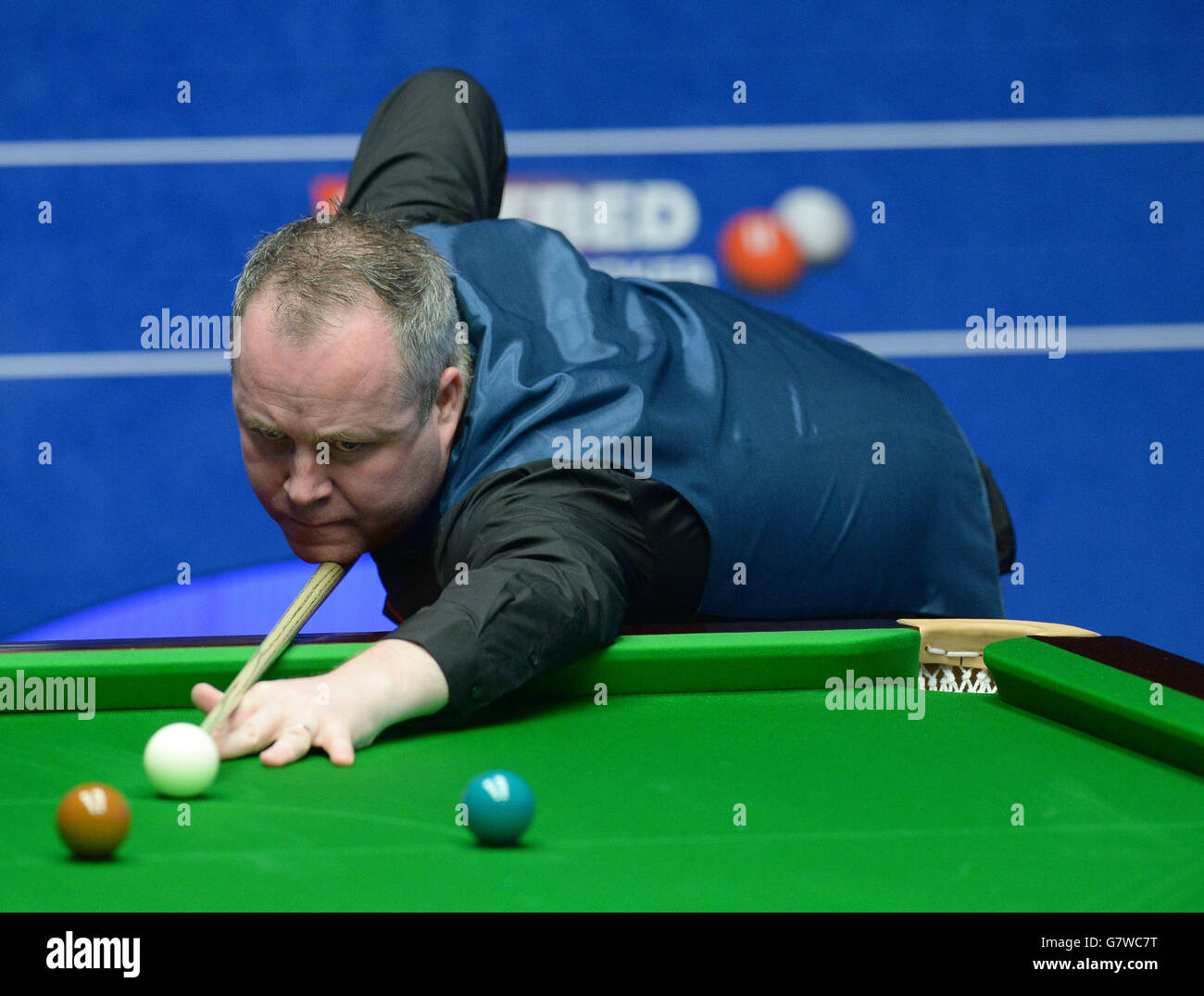 Snooker - Betfred World Championship - Day Two - Crucible Theatre Stock ...