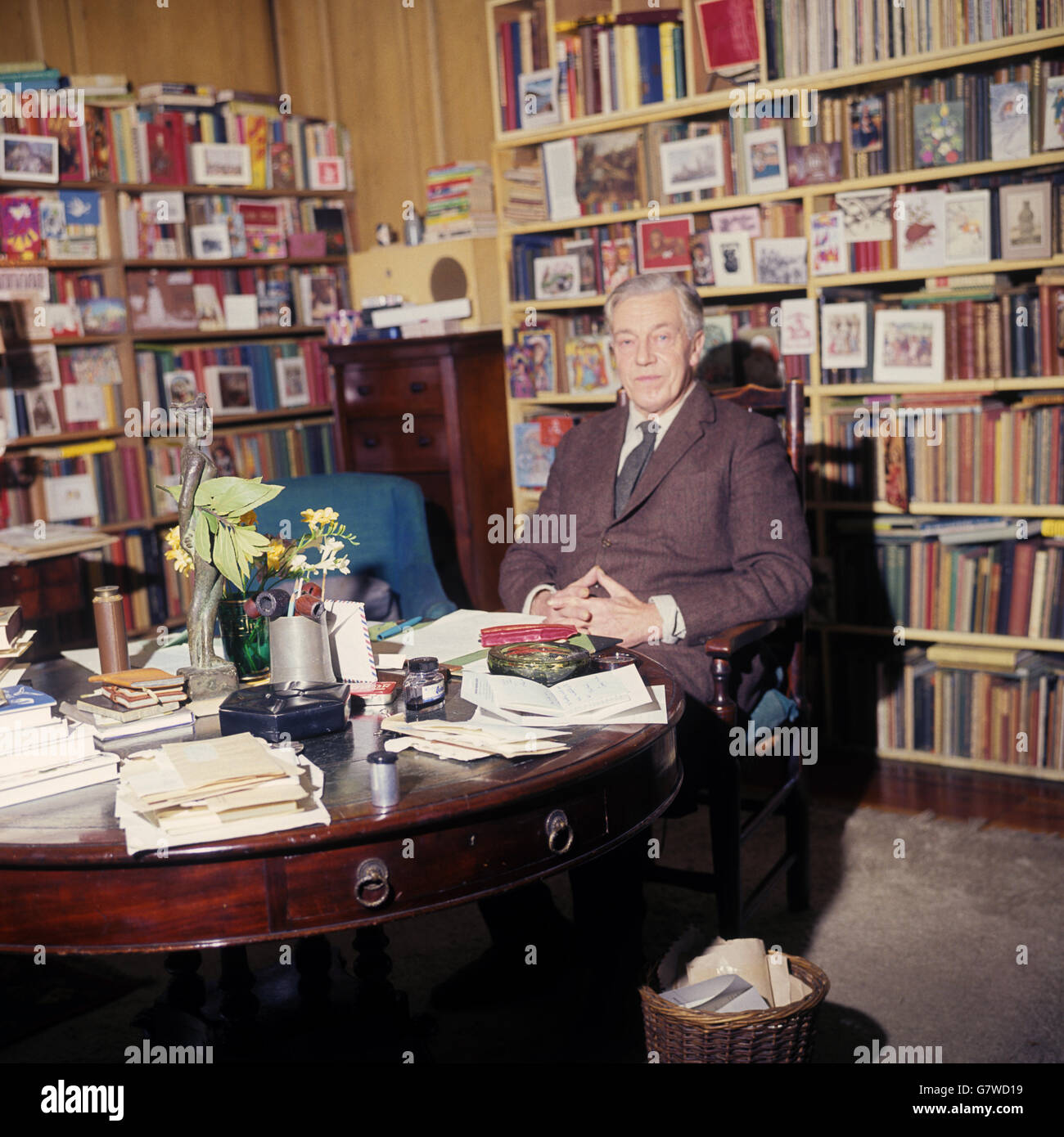Cecil day lewis hi-res stock photography and images - Alamy