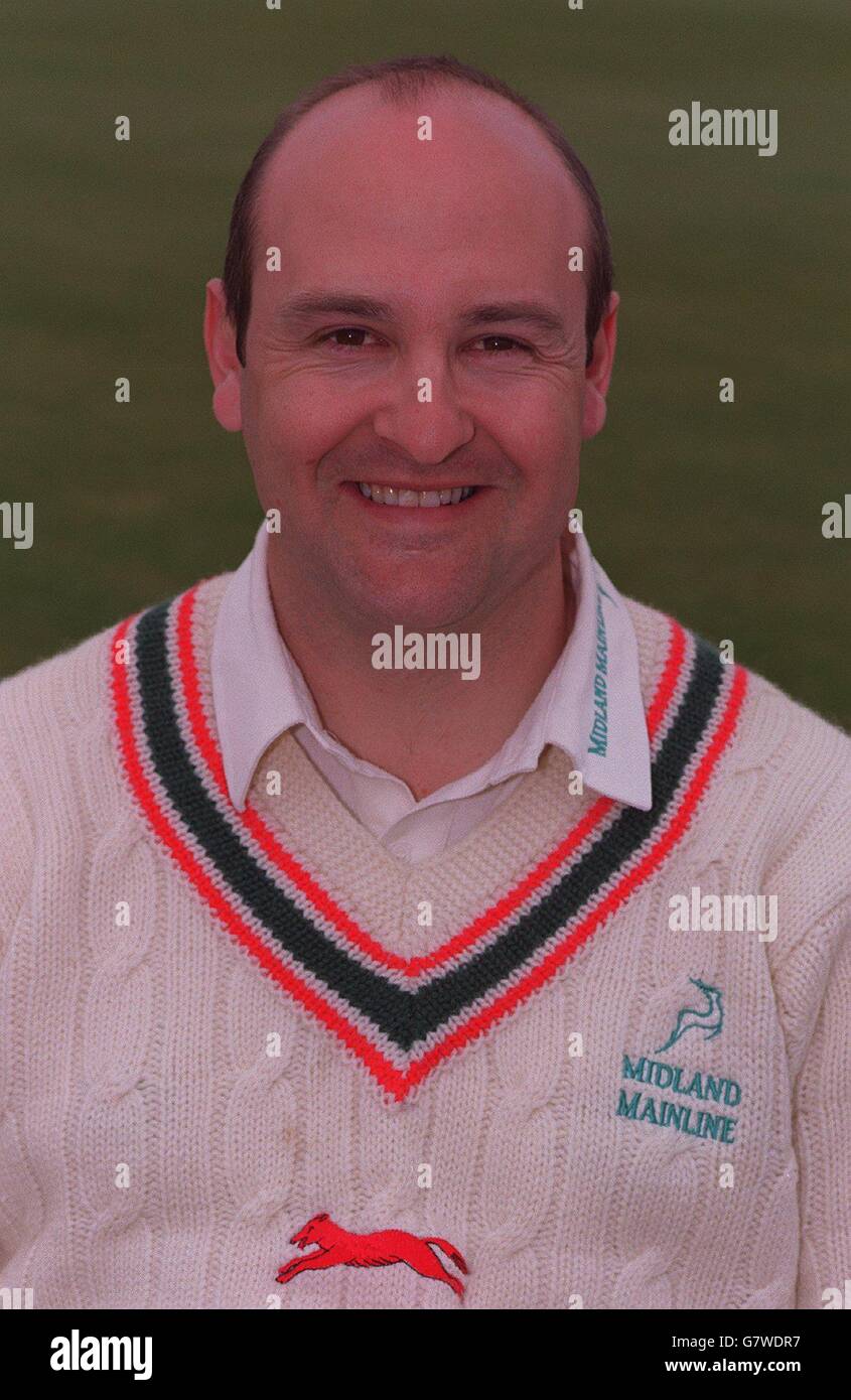 Cricket - Leicestershire Cricket. Phil Robinson Stock Photo - Alamy
