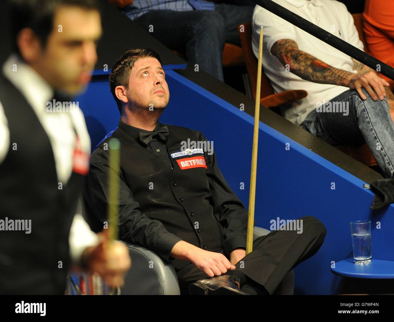 Matthew Stevens reacts in his match against Ronnie O'Sullivan in their ...