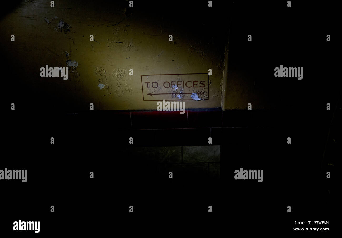 Sign in disused down street station in londons mayfair district hi-res ...