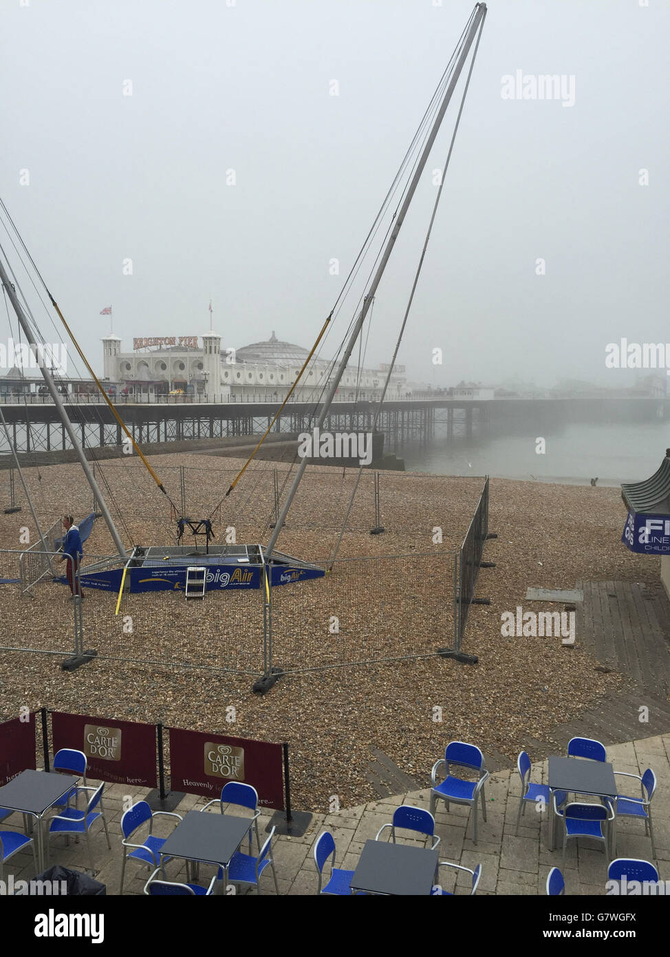Brighton fog weather hi-res stock photography and images - Alamy