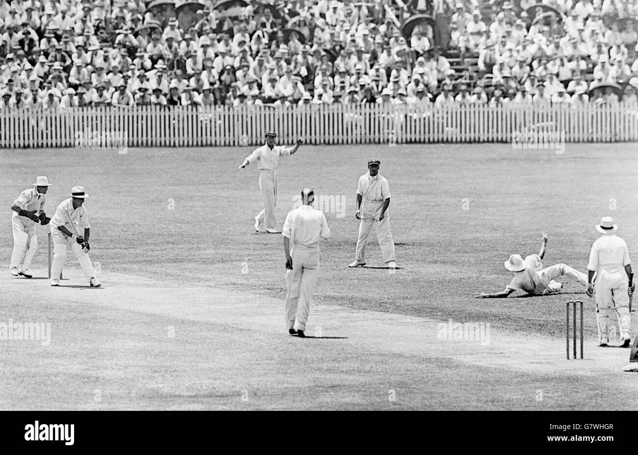 The fourth wall Black and White Stock Photos & Images - Alamy