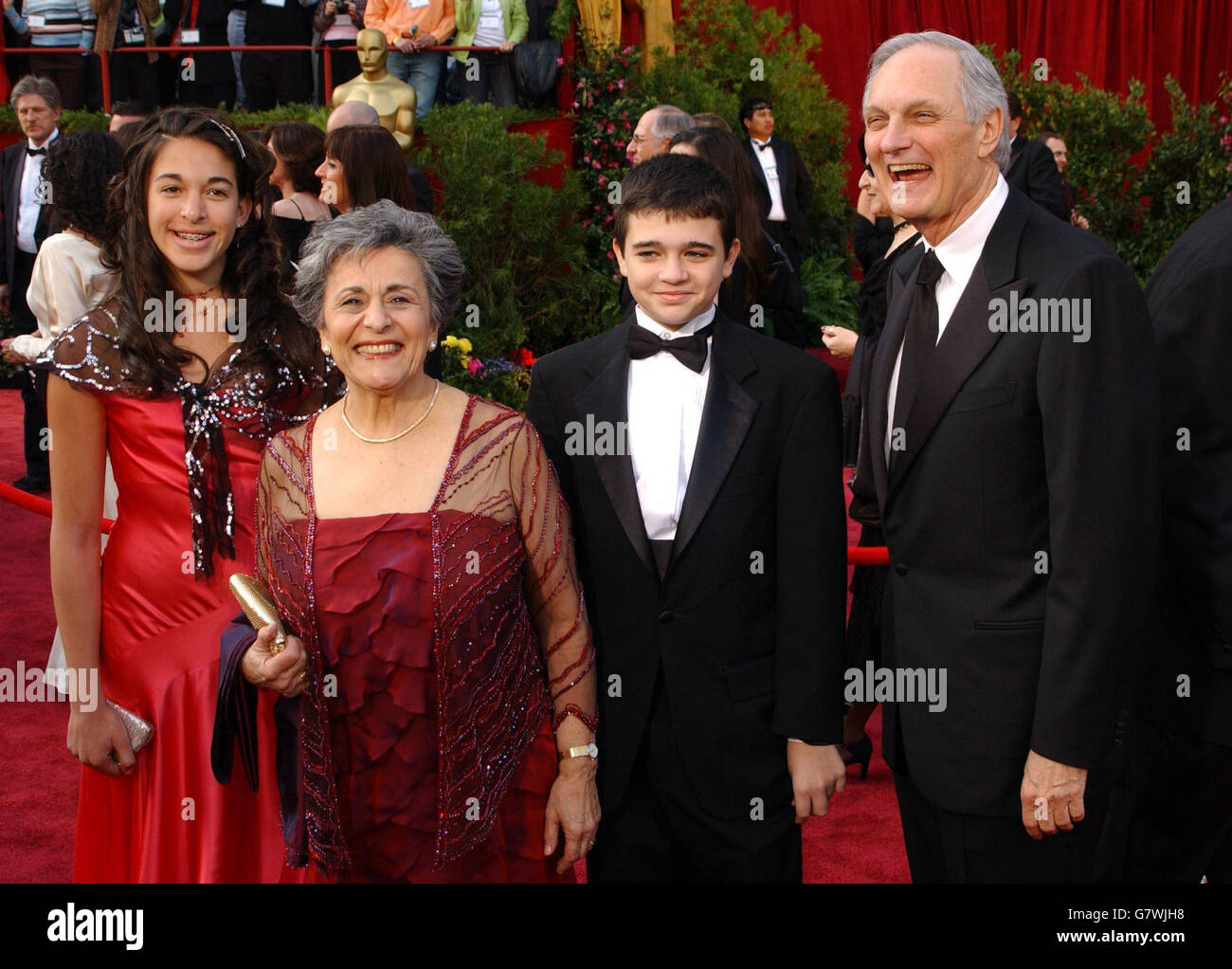 Oscars red carpet celebrity half length laughing 2005 hi-res stock ...