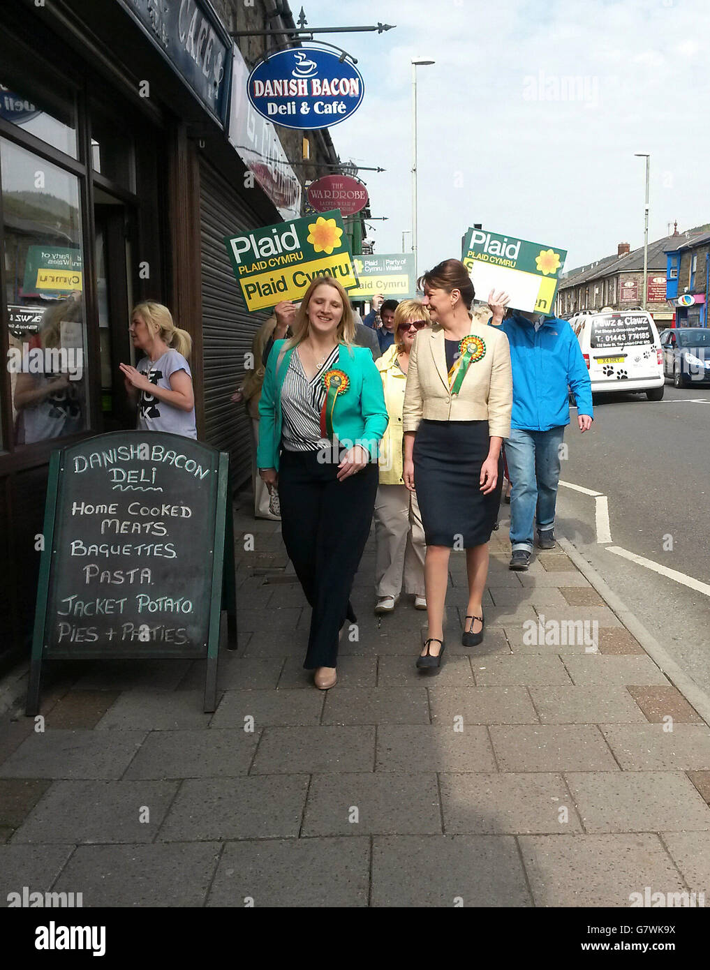 Walks alongside shelley rees owen hi-res stock photography and images ...