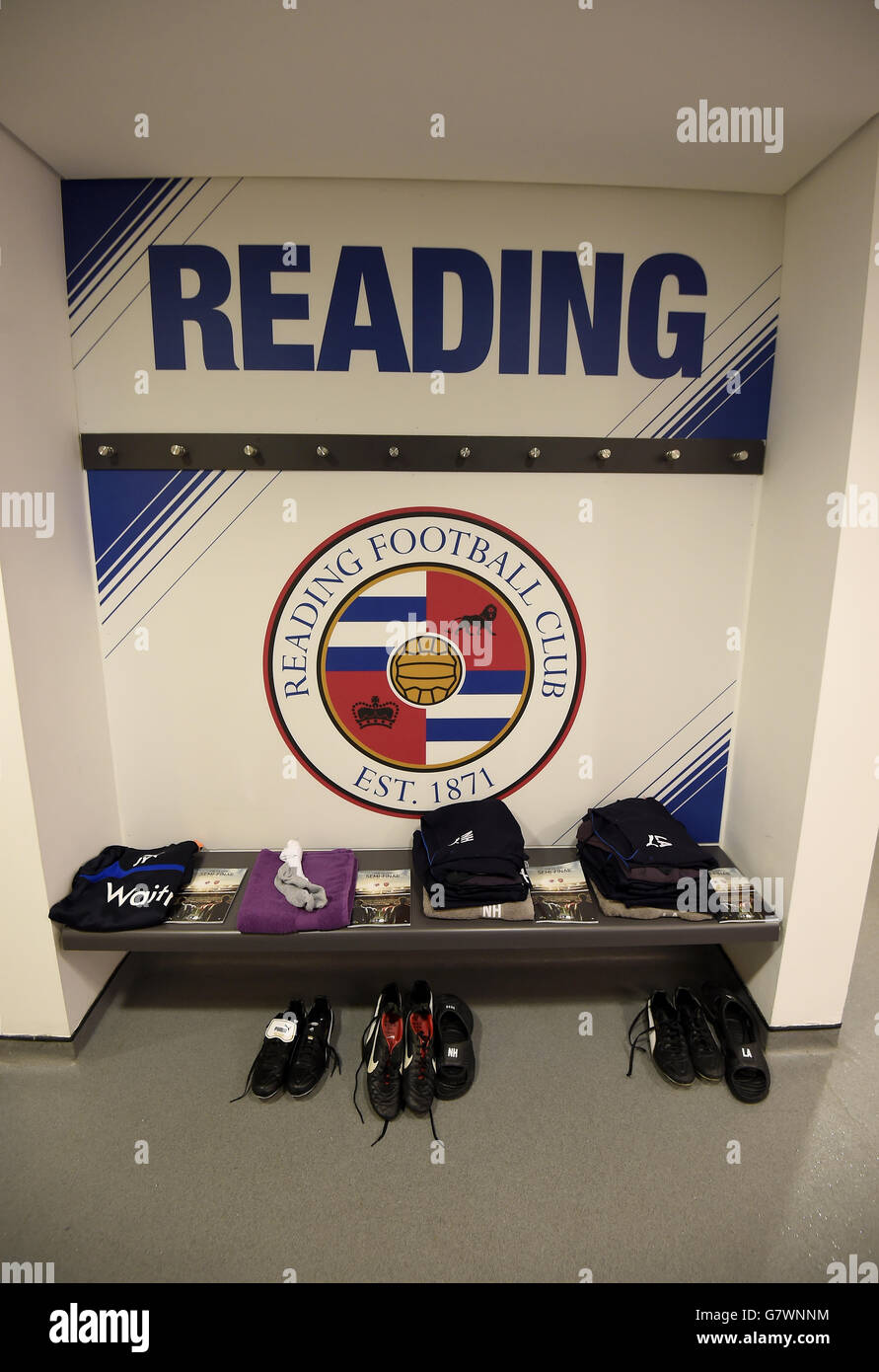 Wembley stadium dressing room hi-res stock photography and images - Alamy