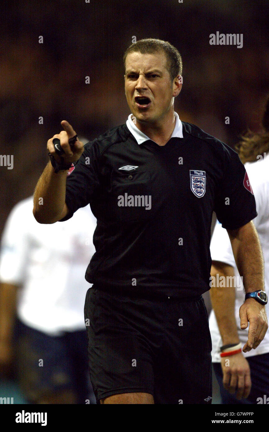 Football top half stock spurs referee hi-res stock photography and ...