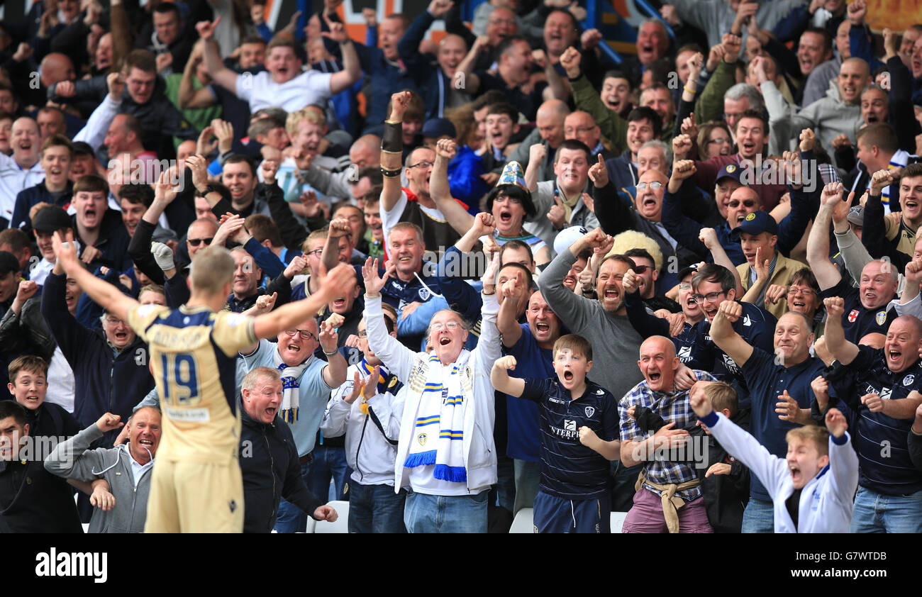 Leeds United's fans celebrate after Steve Morison scores their second ...