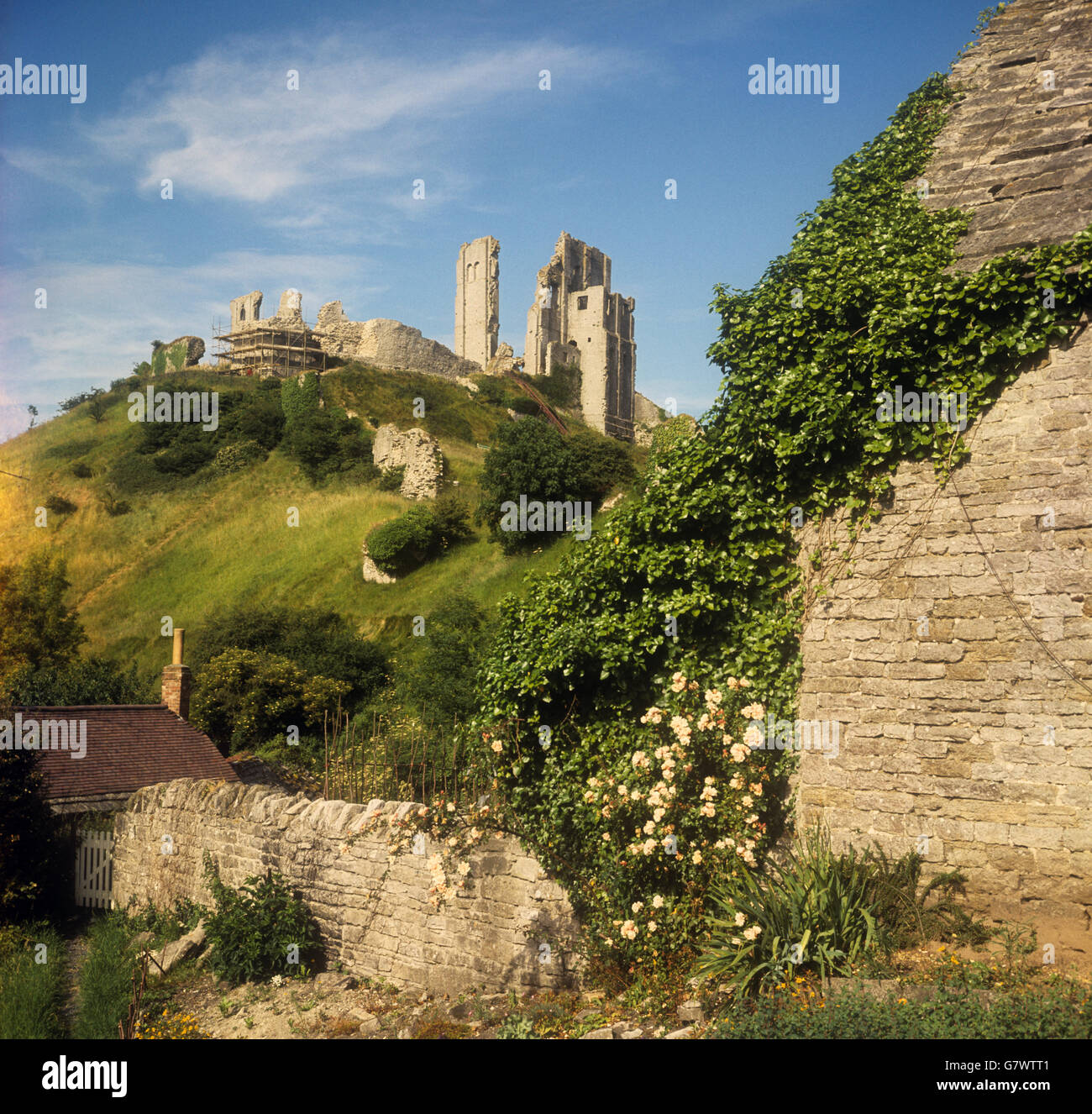 Buildings and Landmarks - Corfe Castle - Dorset Stock Photo - Alamy