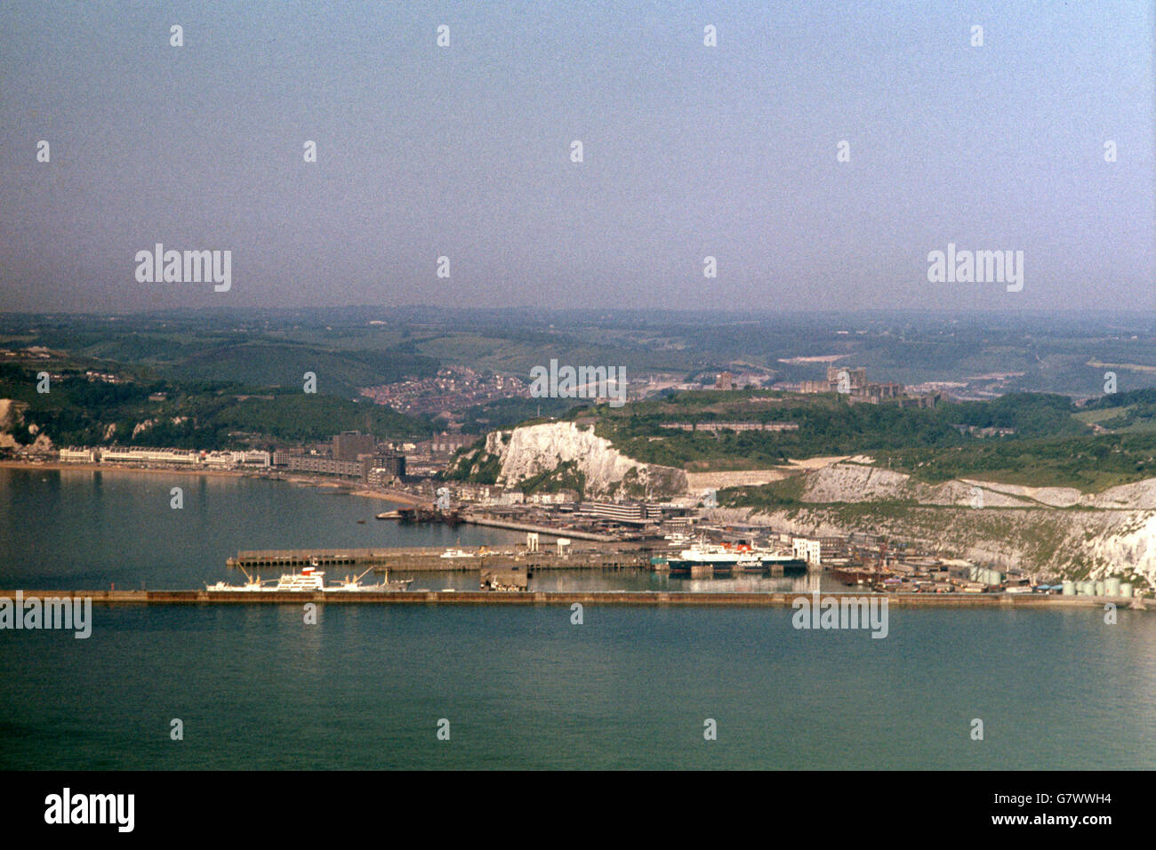 Buildings and landmarks dover harbour dover hi-res stock photography ...