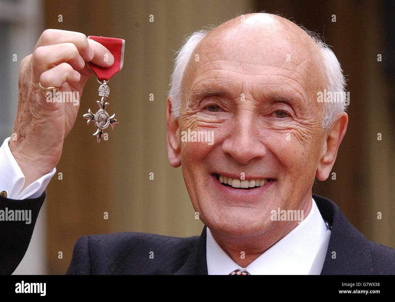 Barry davies commentator hi-res stock photography and images - Alamy