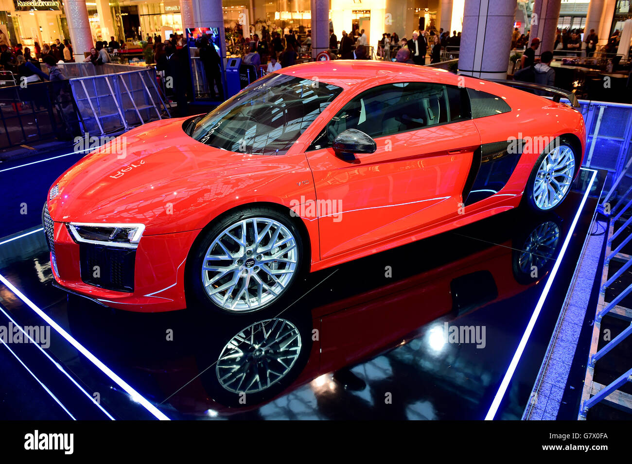 The new Audi R8 of Tony Stark/ Iron Man) seems at the Marvel Avengers ...