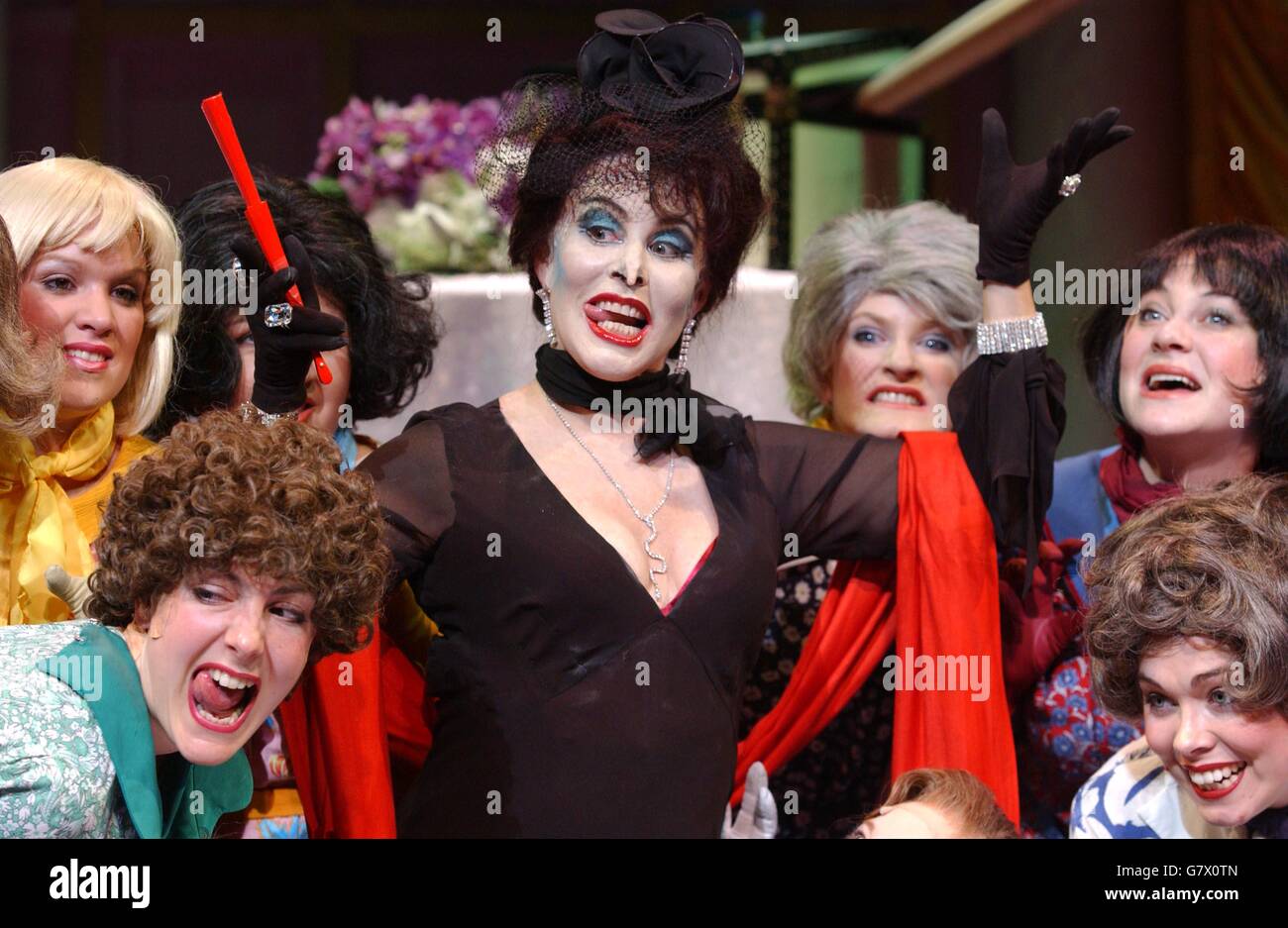 Ruby wax centre hi-res stock photography and images - Alamy