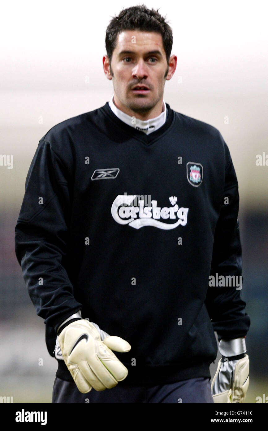 Liverpool goalkeeper scott carson hi-res stock photography and images ...