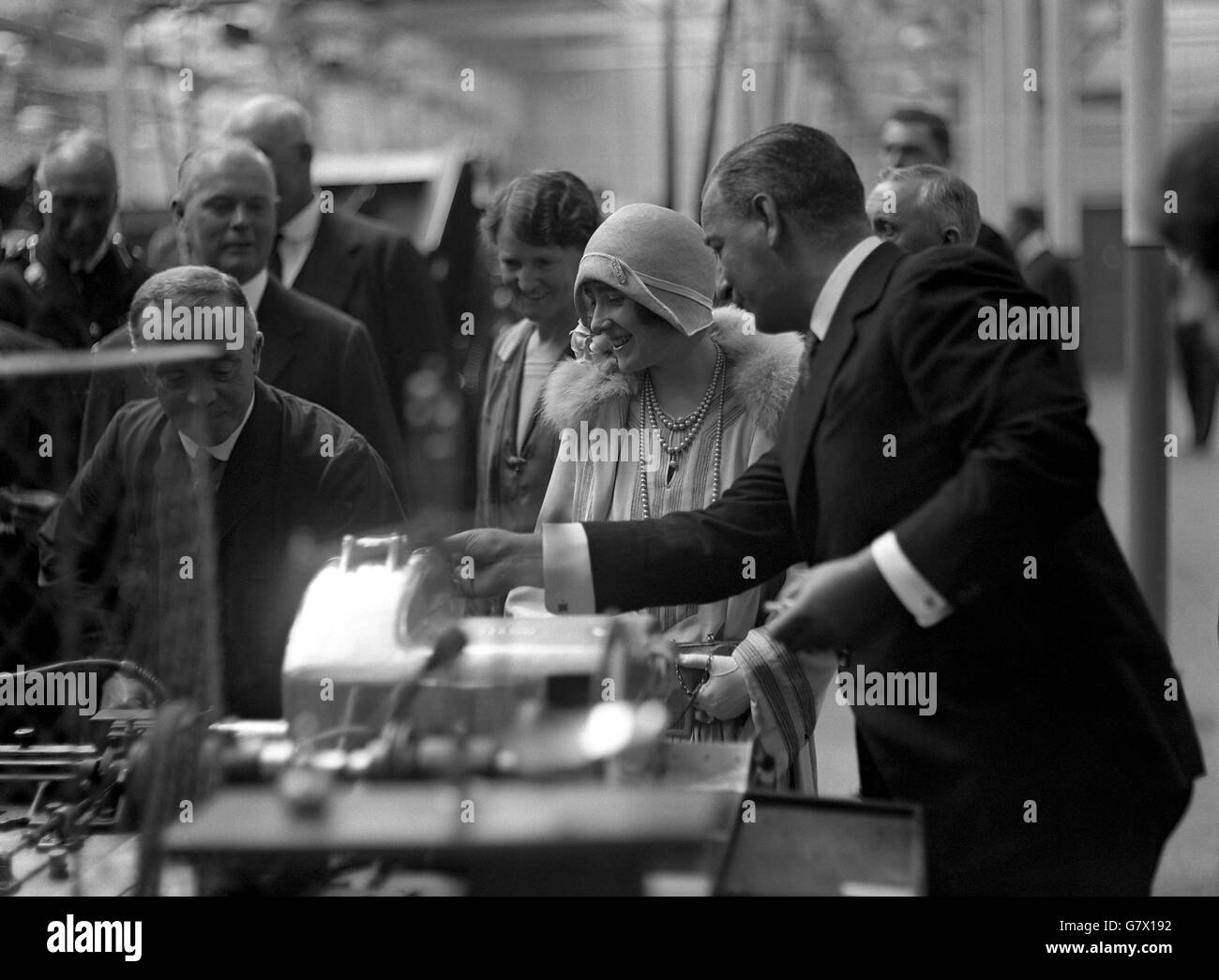 Royalty - The Duke and Duchess of York visit the Wills Tobacco Factory ...