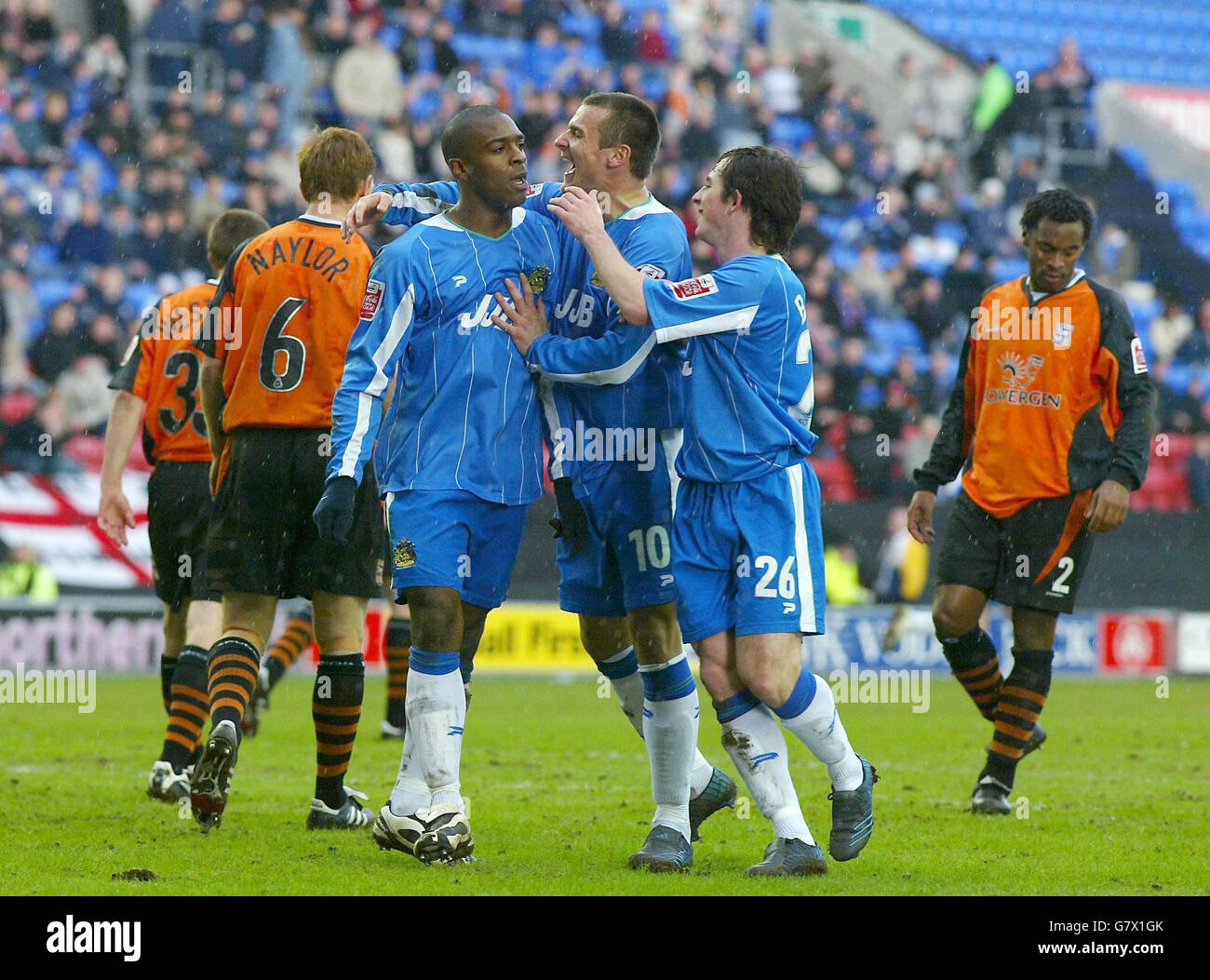 Wigan Athletic's Nathan Ellington (L) celebrates scoring from the ...
