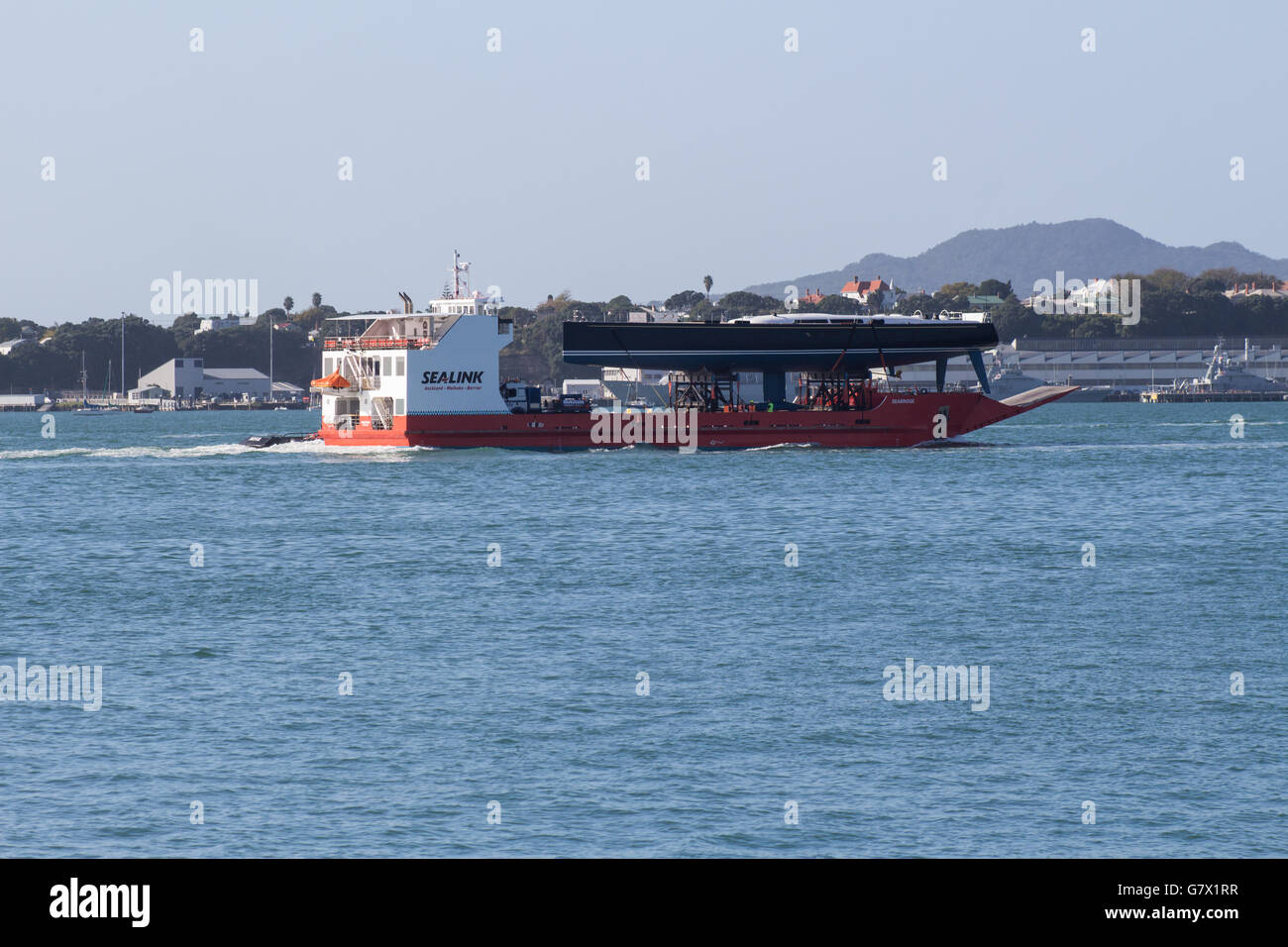 Sealink Ferry Seabridge carrying Superyacht hull Cygnus Montanus Stock ...