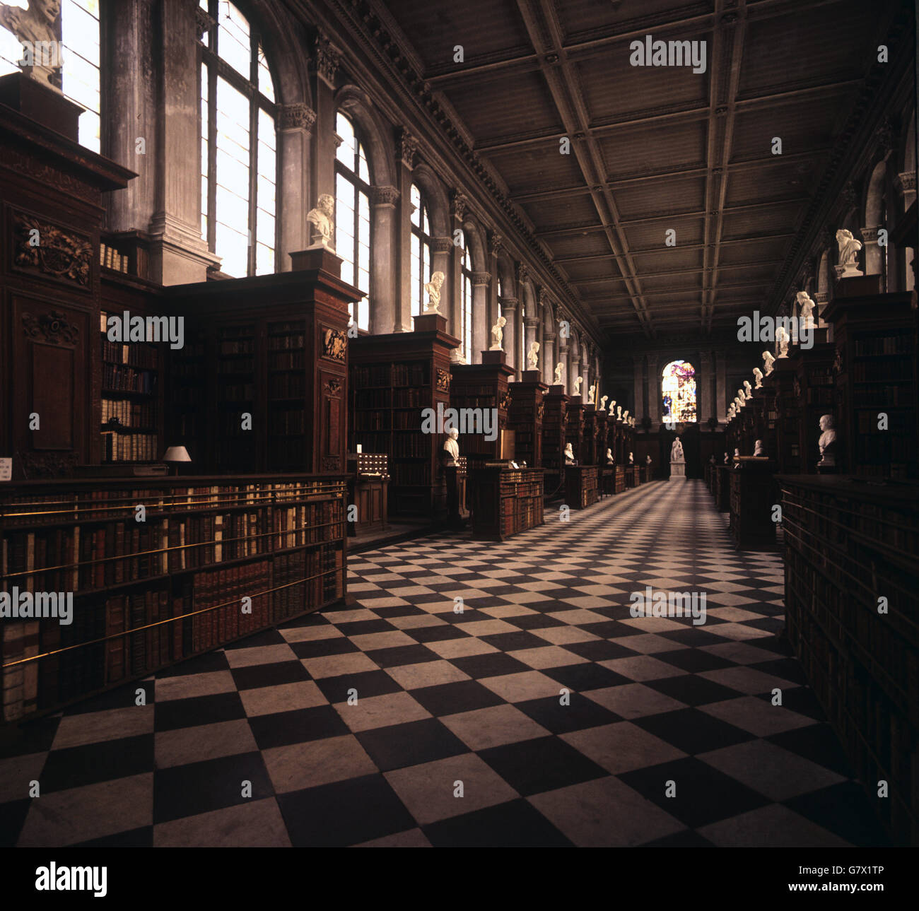 Education - Cambridge University - Trinity College. The Library at ...