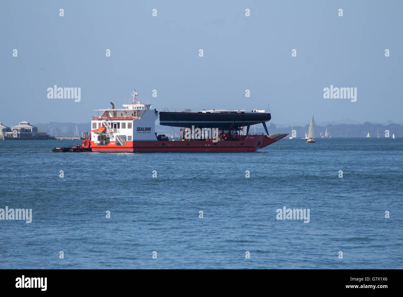 Sealink Ferry Seabridge carrying Superyacht hull Cygnus Montanus Stock ...