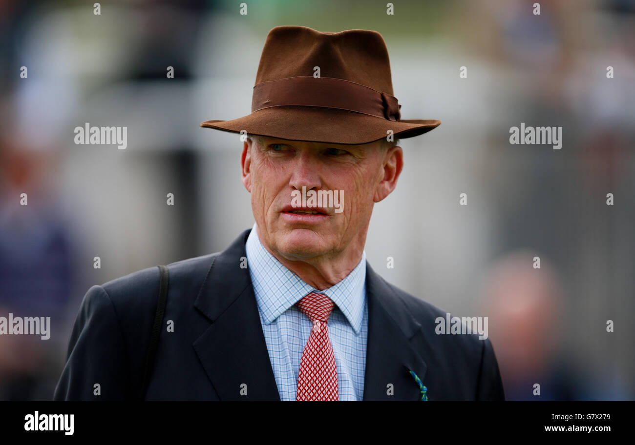 Trainer john gosden at sandown racecourse hi-res stock photography and ...