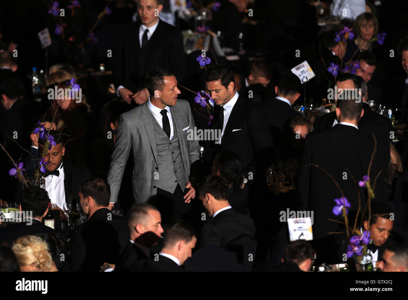 Chelsea's John Terry (left) and Frank Lampard (right) in conversation ...