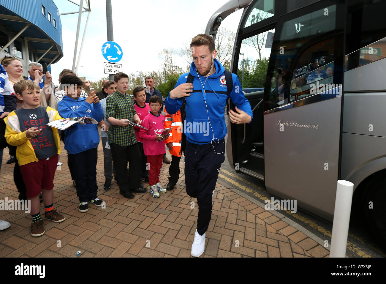 Reading's Chris Gunter arrives at the Madejski Stadium Stock Photo - Alamy