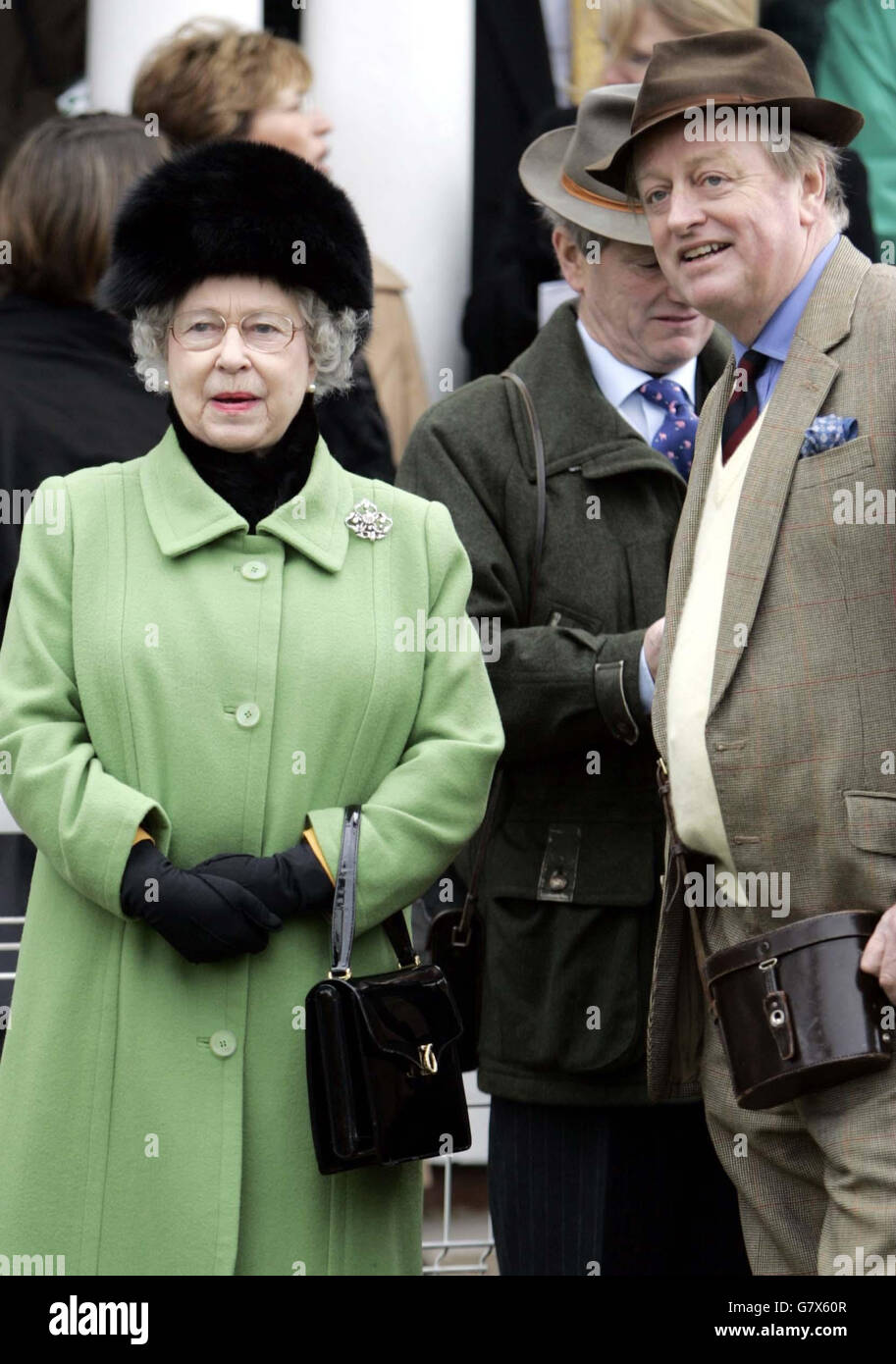 Horse racing bae systems grand military raceday sandown park racecourse ...