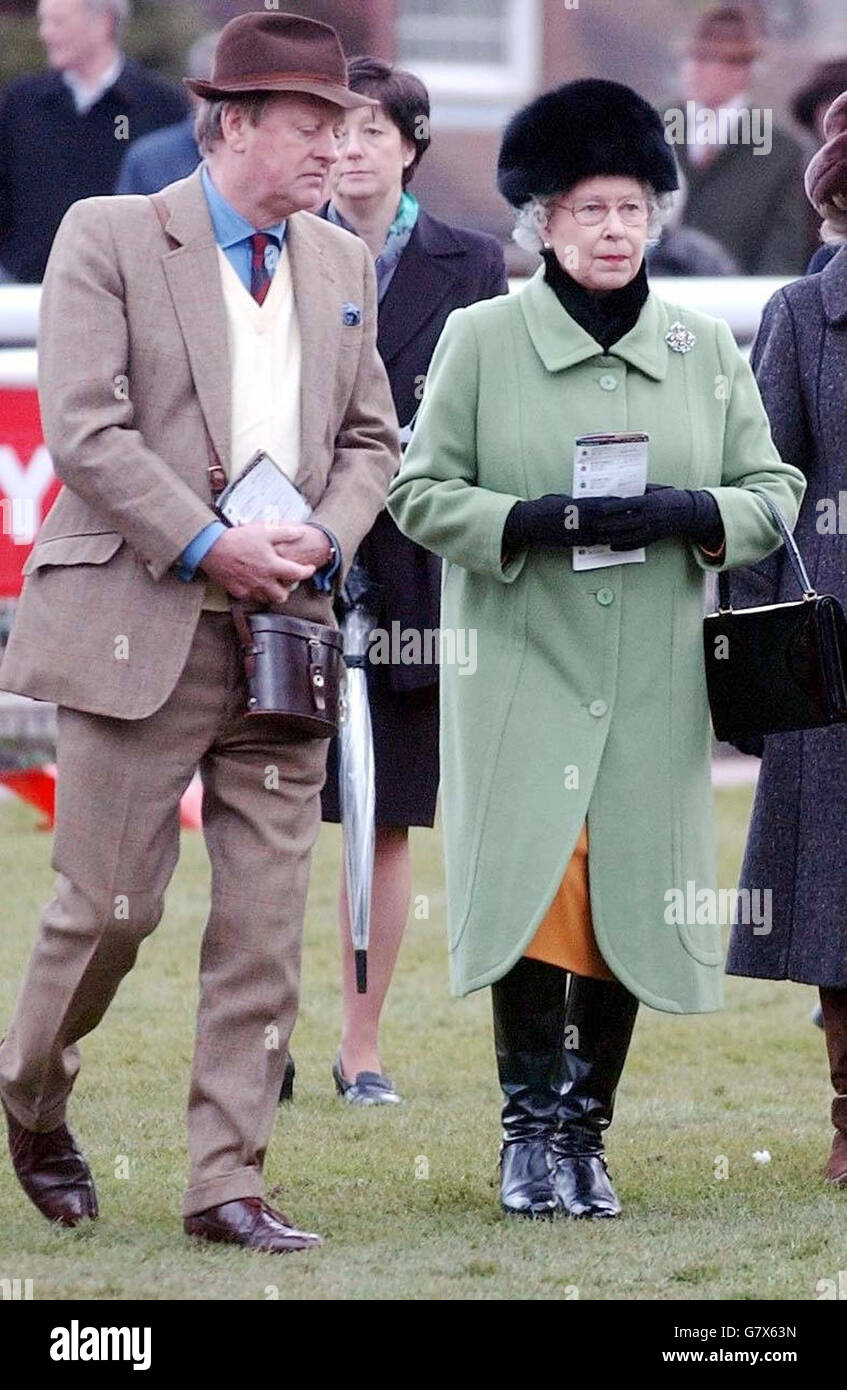 Horse Racing - BAE Systems Grand Military Raceday - Sandown Park ...