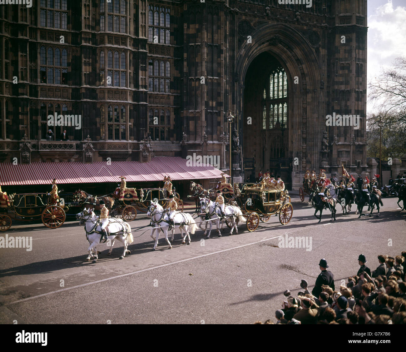 Queen Elizabeth II leaving in the Irish State coach after the State ...