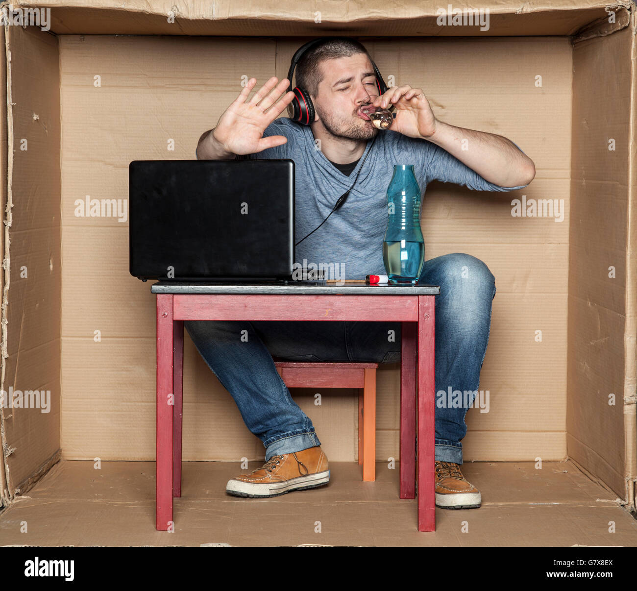 intern drink alcohol while working on the computer Stock Photo - Alamy