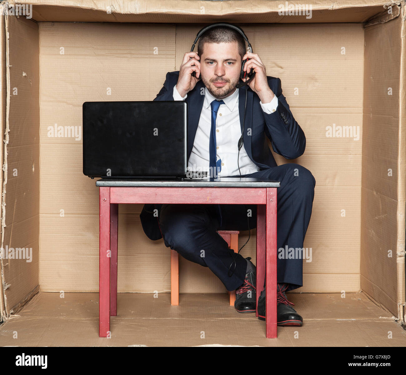 employee customer service prepares for work Stock Photo - Alamy