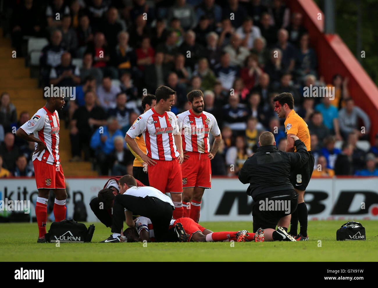 Southend United's Michael Timlin (right) and Stevenage's Bira Dembele ...