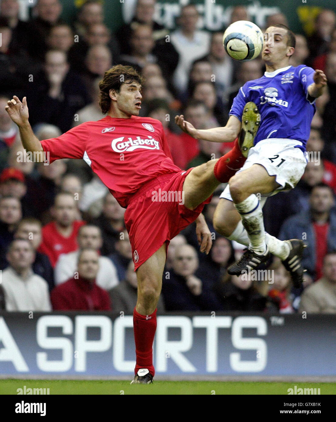 Liverpools mauricio pellegrino hi-res stock photography and images - Alamy