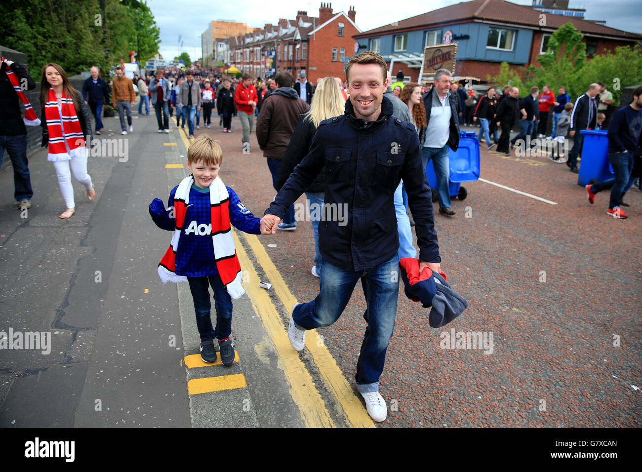 Manchester United fans outside the ground before the Barclays Premier ...