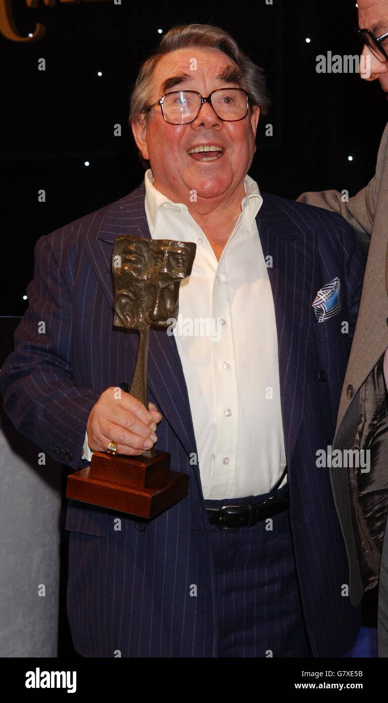 Comedian Ronnie Corbett, receives the TRIC Special Award Stock Photo ...