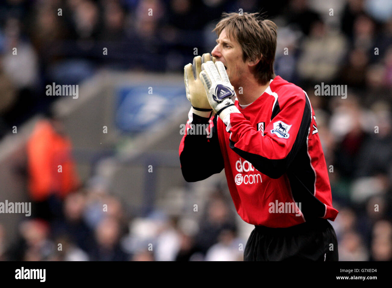 Fulhams goalkeeper edwin van der sar hi-res stock photography and ...