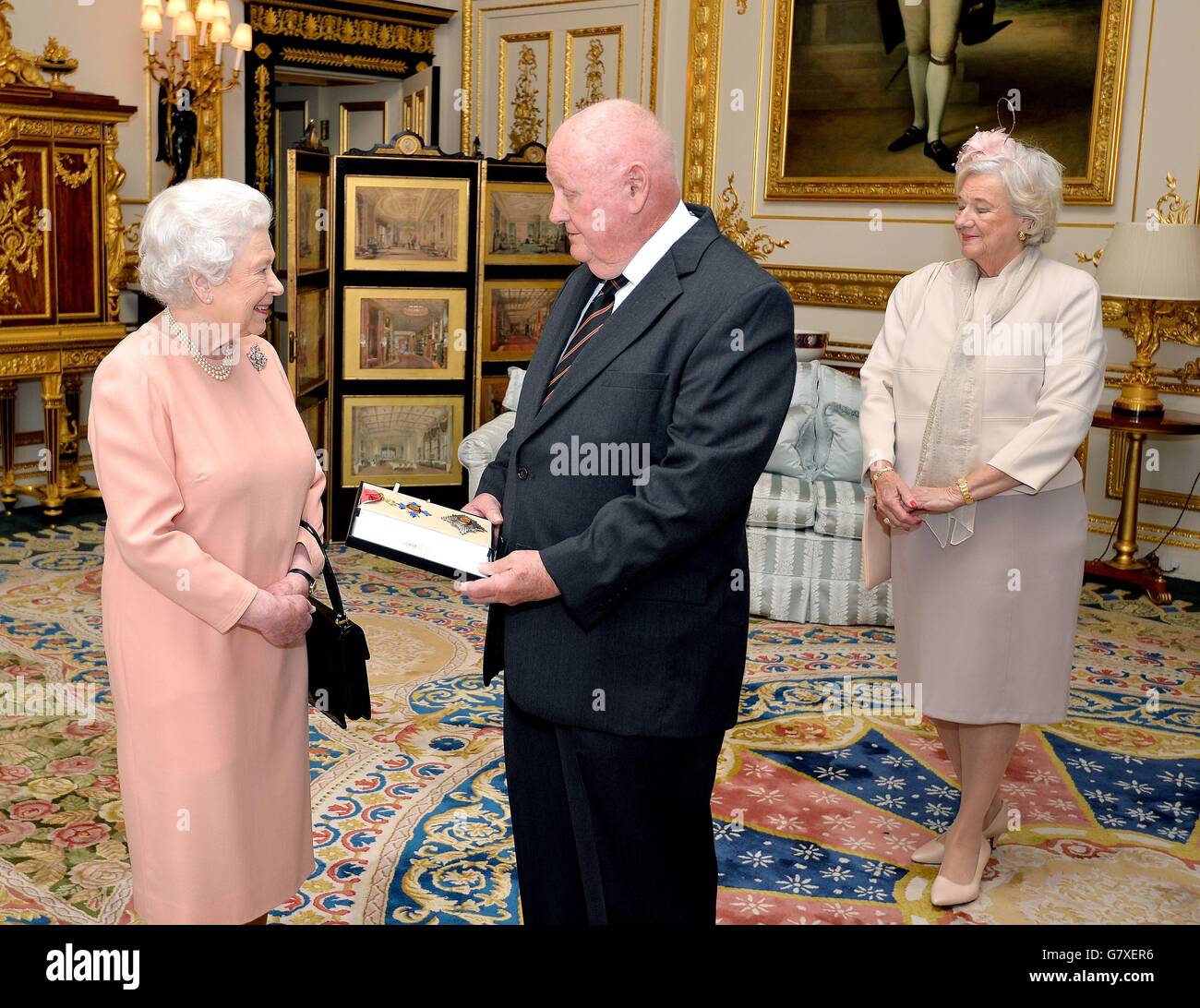 Honorary knighthood hi-res stock photography and images - Alamy