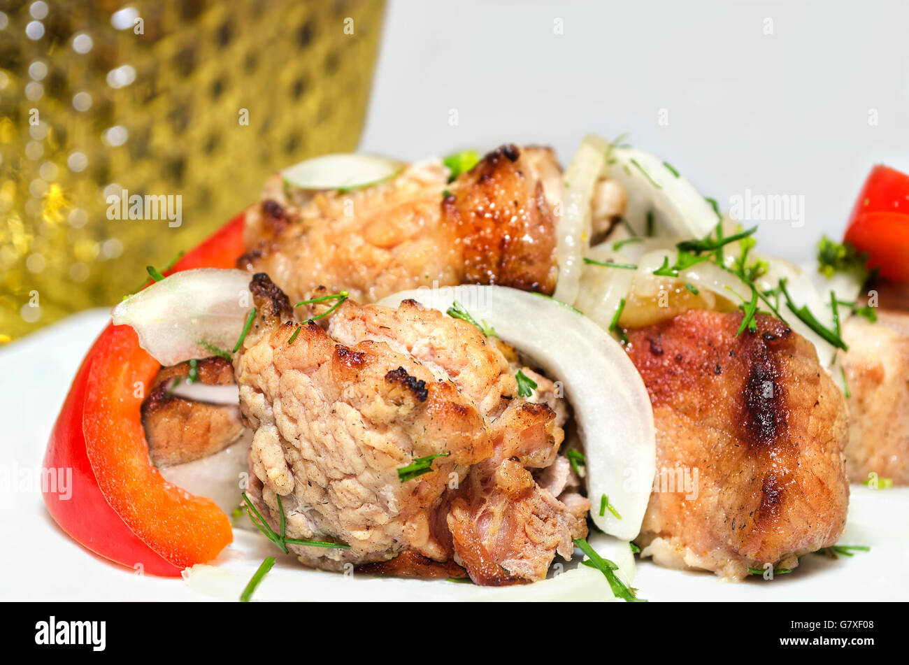Kebab plate with red pepper and onion Stock Photo - Alamy