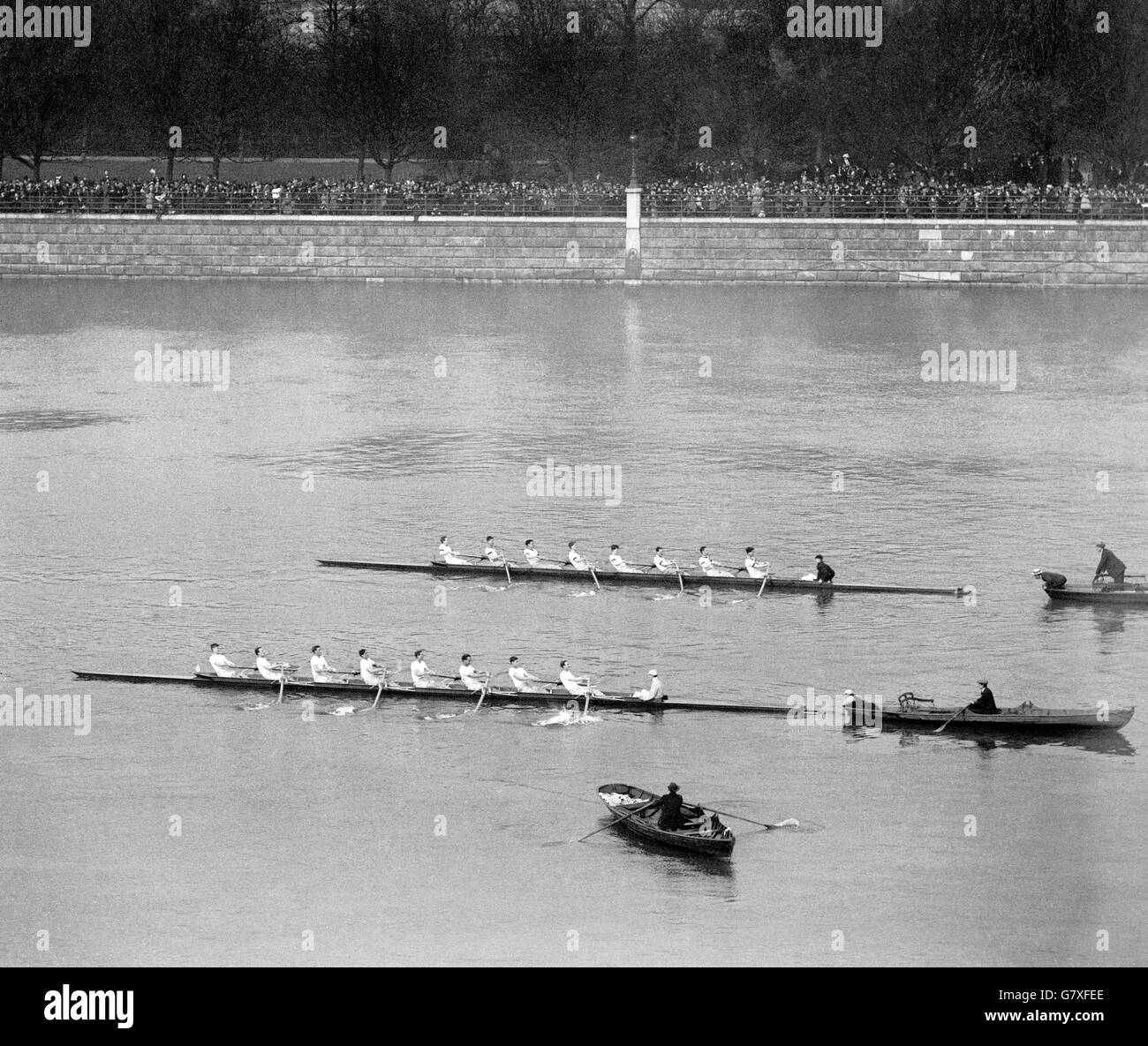 Rowing - Oxford v Cambridge Boat Race - 1914 Stock Photo - Alamy