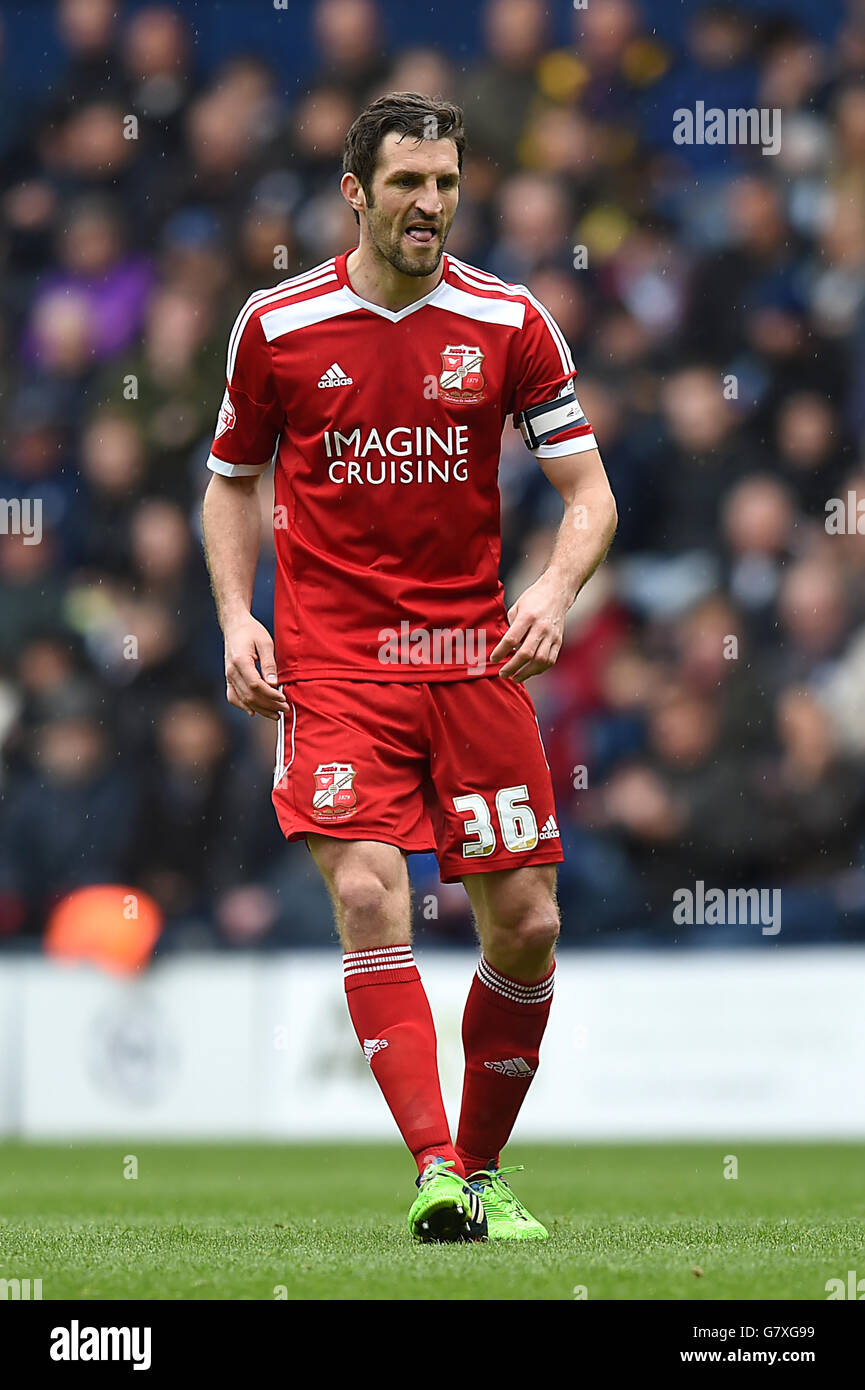 Swindon towns sam ricketts hi-res stock photography and images - Alamy