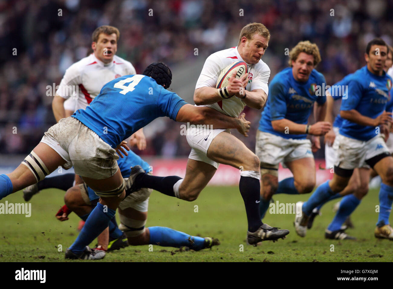 England's Jamie Noon breaks free of Italy's Carlo Antonio del Fava ...