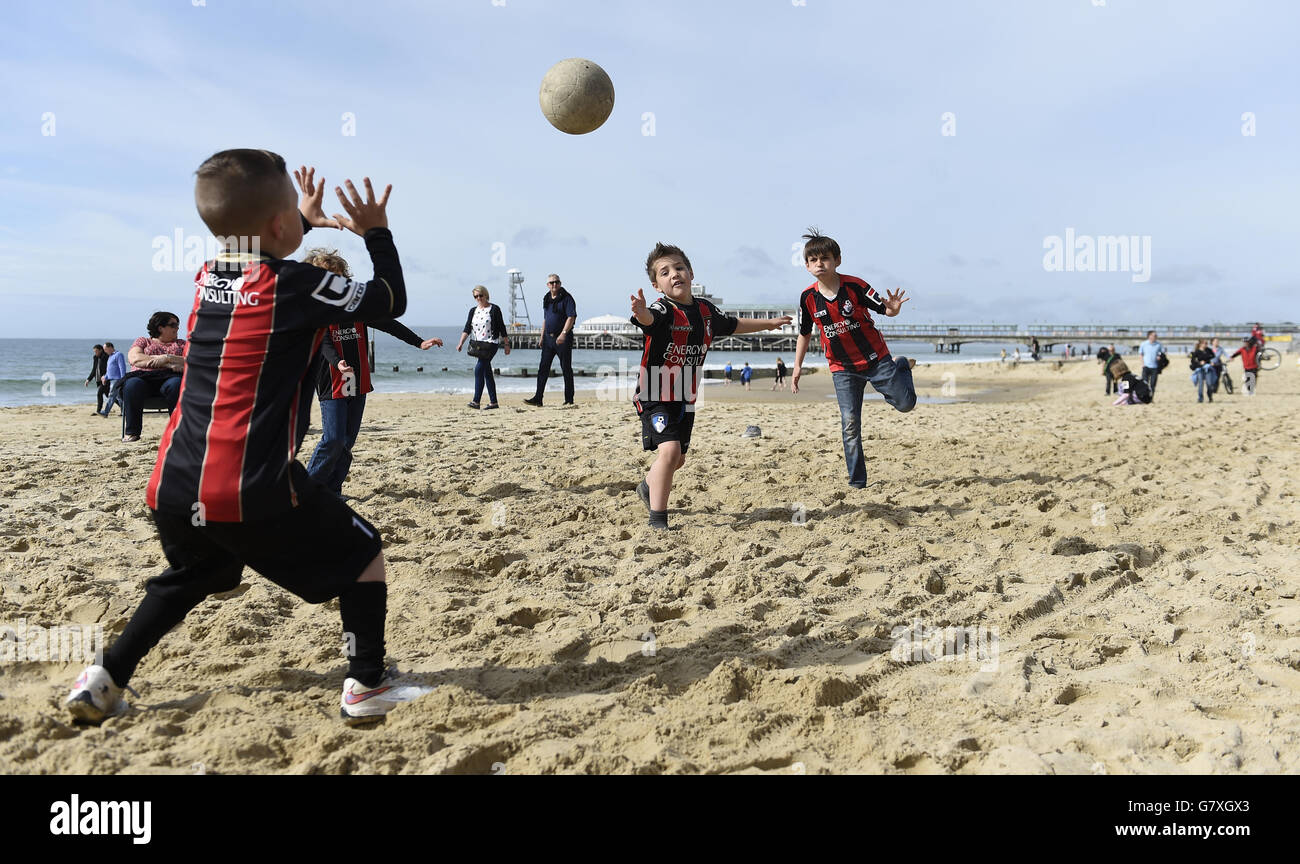 Footbll fans hi-res stock photography and images - Alamy